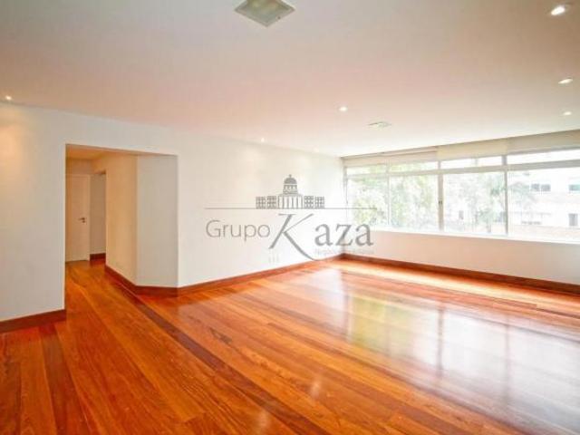 Apartamento Jardim América 2 Dormitórios sendo 1 Suíte 149m2