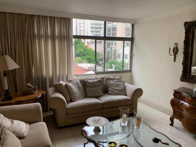 Apartamento Jardim América 3 Dormitórios 156m²