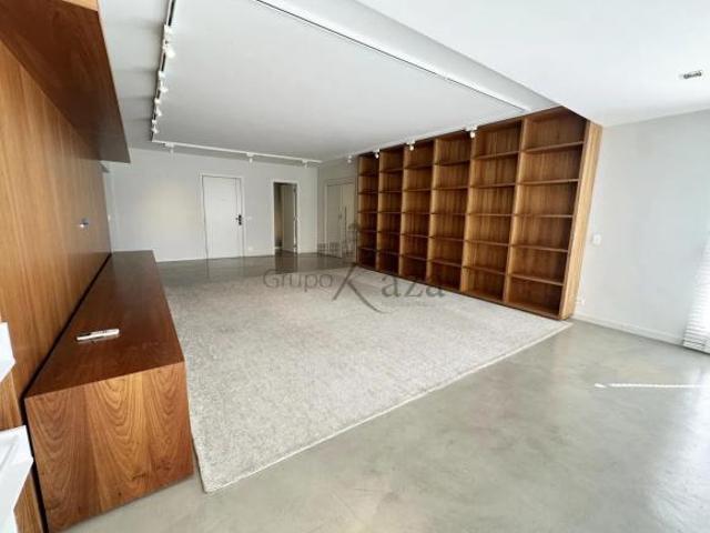 Apartamento Jardim América 3 Dormitórios 180m²