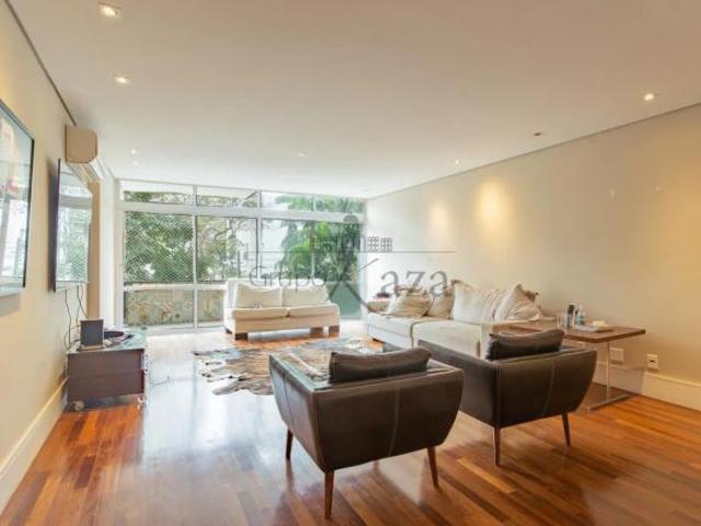 Apartamento Jardim América 3 Dormitórios 192m²
