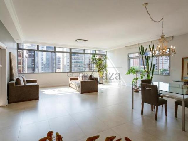 Apartamento Jardim América 3 Dormitórios 345m²