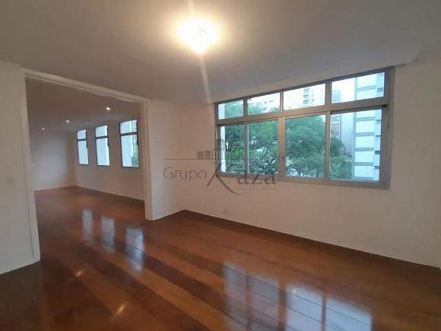 Apartamento Jardim América 3 Dormitórios 300m²