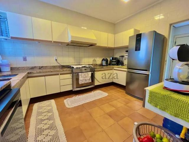 Apartamento Jardim Bela Vista 4 Dormitórios 260m²