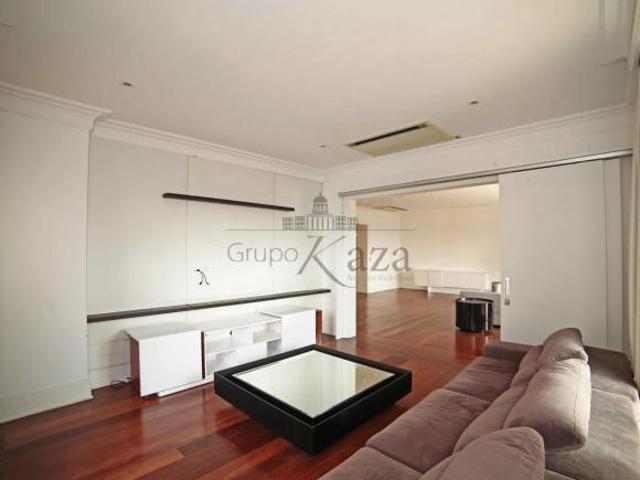 Apartamento Jardim Europa 3 Dormitórios 405m²