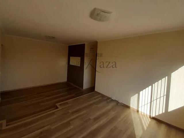 Apartamento Jardim São Dimas Residencial Saint Moritz 2 Dormitórios com Suíte 76m²