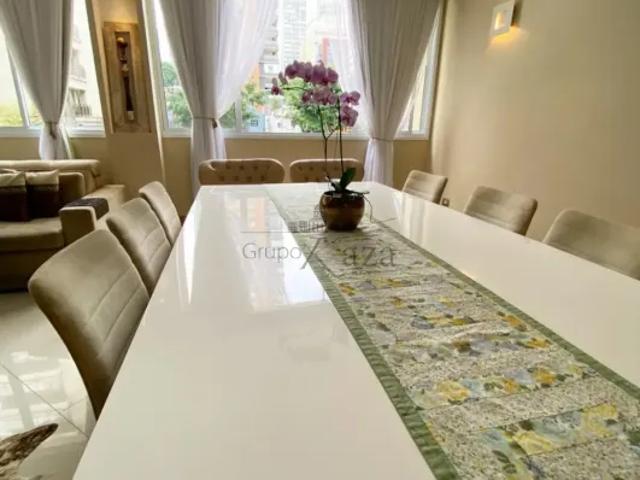 Apartamento Jardim Paulista 3 Dormitórios 198m²