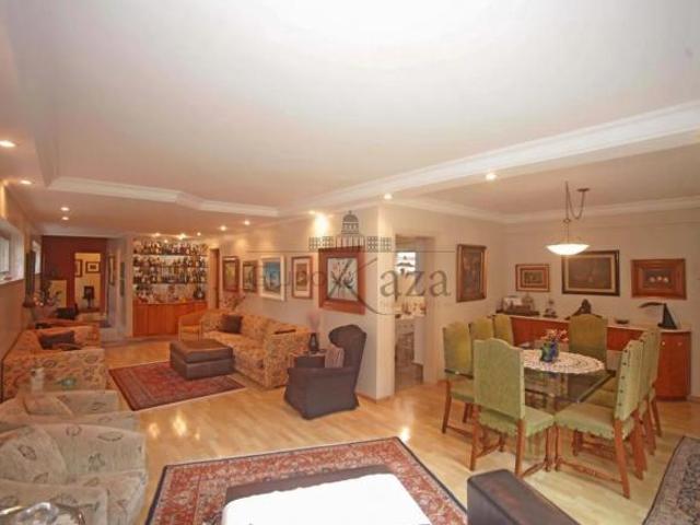 Apartamento Jardim Paulista 3 Dormitórios 209m²