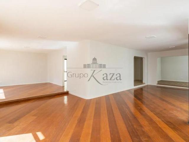 Apartamento Jardim Paulista 3 Suítes 293m² Fácil Acesso ao Colégio Dante Alighieri