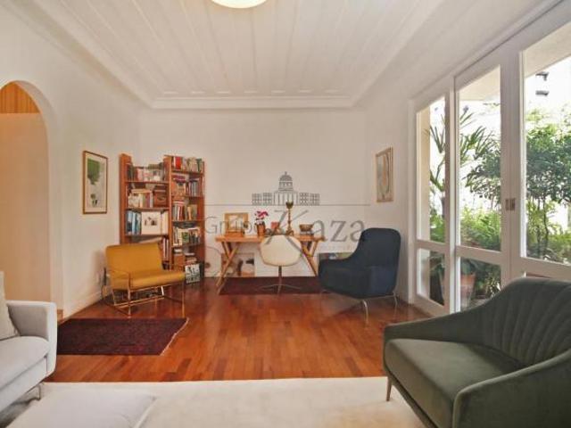 Apartamento Jardim Paulista 1 Dormitório 112m²