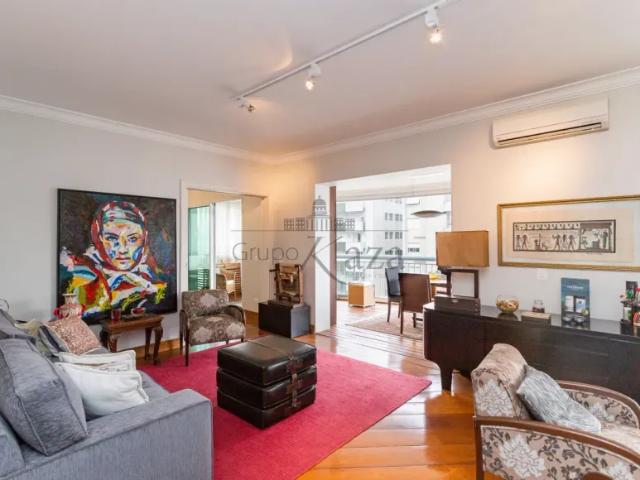 Apartamento Jardim Paulista 4 Dormitórios 205m² Fácil acesso para o Parque Ibirapuera e Colé