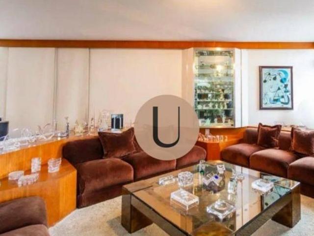 Apartamento Jardim Paulista 4 dormitórios 258m²