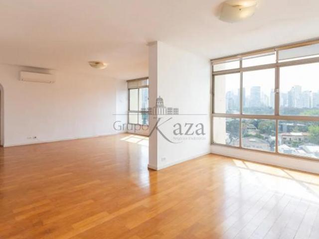 Apartamento Jardim Paulistano 3 Dormitórios 162m²