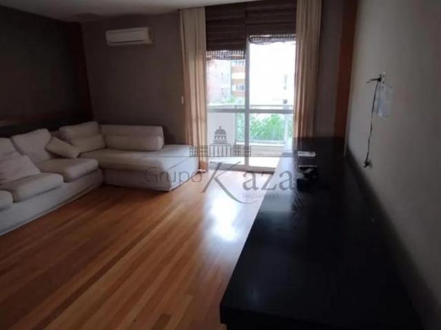 Apartamento Jardins 3 Dormitórios 163m²
