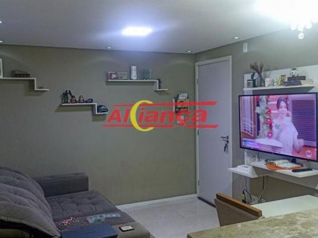 Apartamento Jd Alzira, 2 dormitórios, andar baixo e piso em laminado