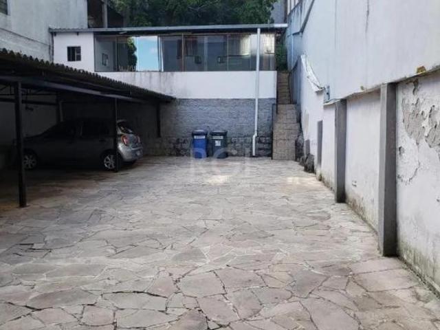Apartamento JK, 28m², 1 dormitório, vaga Bom Jesus, uma quadra da Protásio