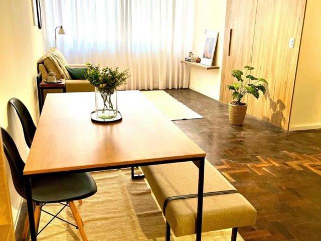 Apartamento JK totalmente reformado e mobiliado à venda no Centro Histórico