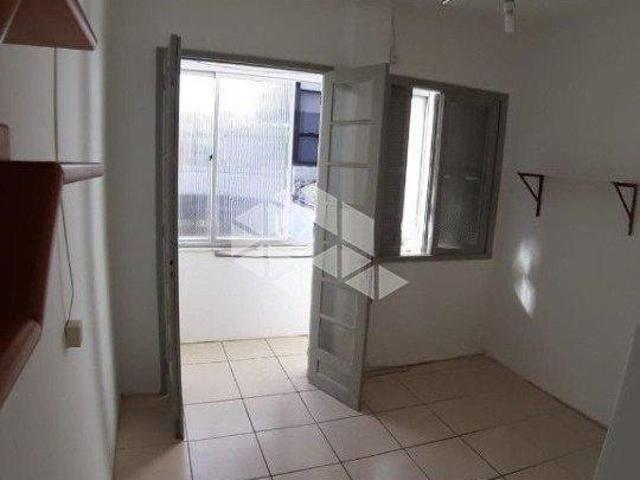 Apartamento JK à venda no bairro Menino Deus, com 01 quarto