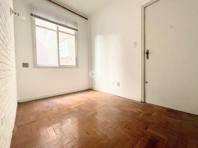 Apartamento JK à venda no Centro próximo à Santa Casa