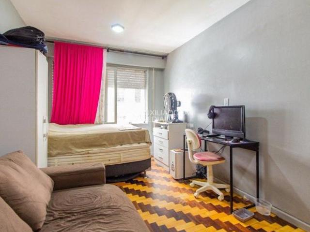 Apartamento JK, à venda, de frente, em andar alto próximo a Riachuelo