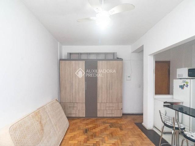 Apartamento JK com 1 quarto e 25m² para alugar em Azenha, Porto Alegre