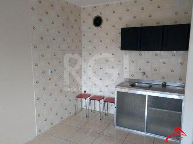 Apartamento JK em andar alto no coração da Cidade Baixa