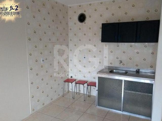 Apartamento JK em andar alto no coração da Cidade Baixa