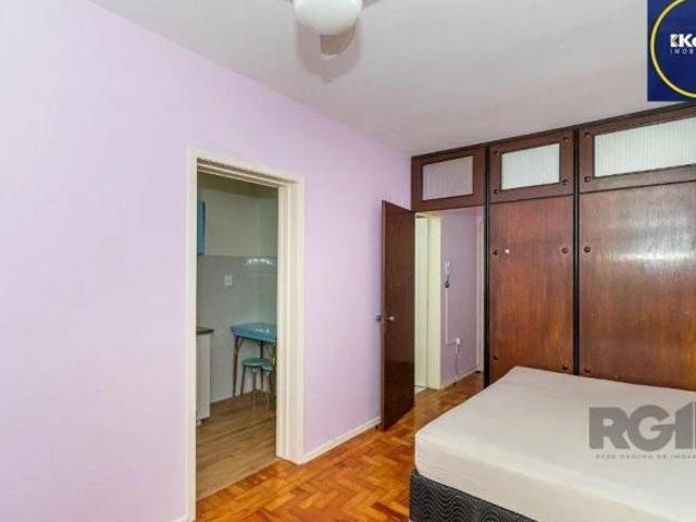Apartamento JK no Centro Desocupado MOBILIADO