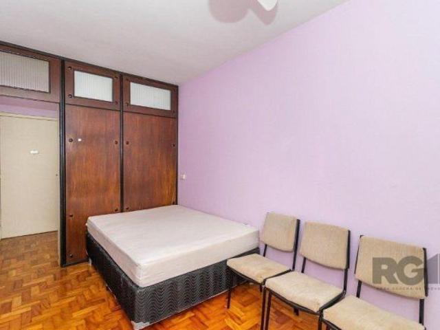 Apartamento JK no Centro Desocupado mobiliado DESOCUPADO