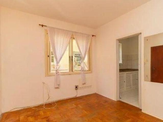 Apartamento JK no Menino Deus