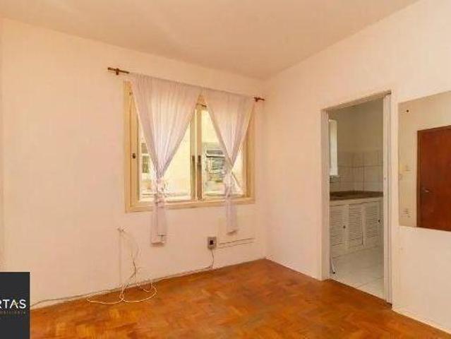 Apartamento JK no Menino Deus