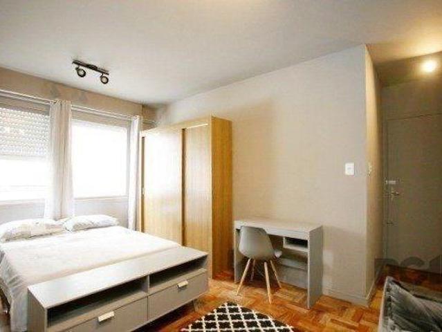 Apartamento JK no Menino Deus mobiliado DESOCUPADO