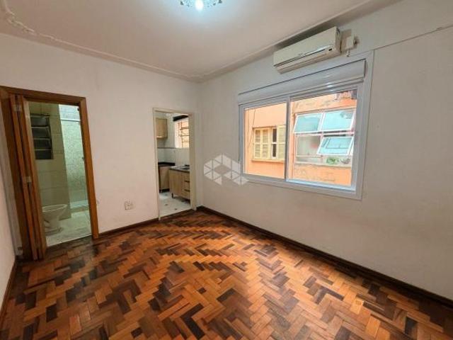 Apartamento jk reformado, à venda no bairro Cidade Baixa/Centro Histórico em Porto Alegre/RS