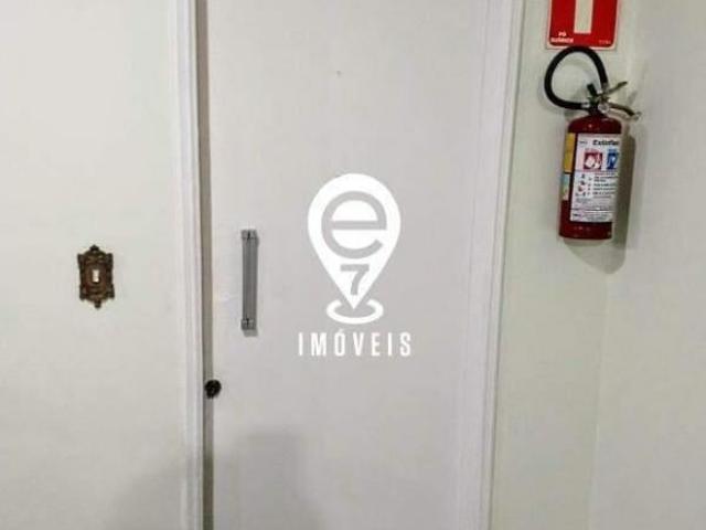 Apartamento kit net próximo ao METRÔ SAÚDE à VENDA!
