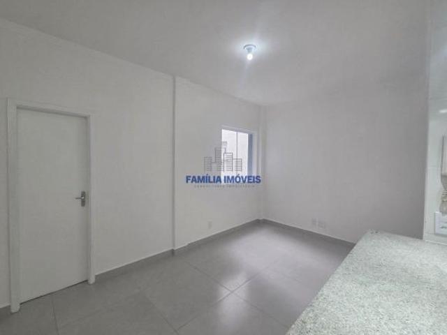 Apartamento kitnet à venda área de serviço vaga Embaré Santos/SP