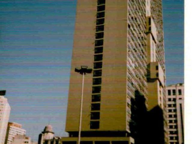 Apartamento Kitnet para Venda por R$160.000,00 com 100m², 2 vagas, 1 banheiro e 1 cozinha Centro