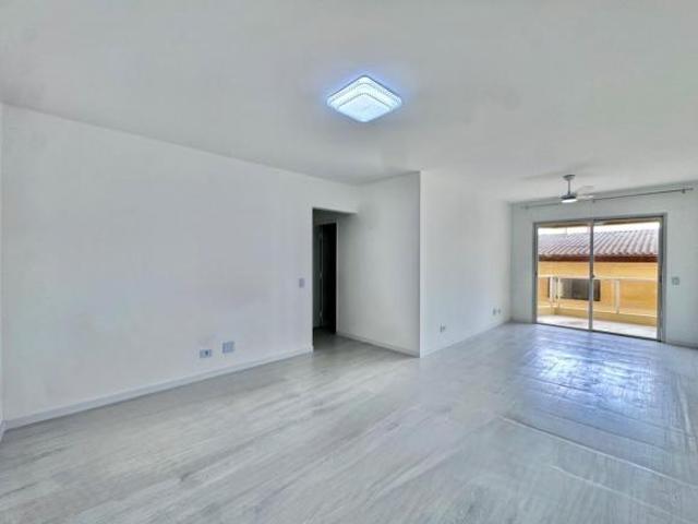 Apartamento Lado Praia padrão à Venda, Enseada | QVista Inteligência Imobiliá.