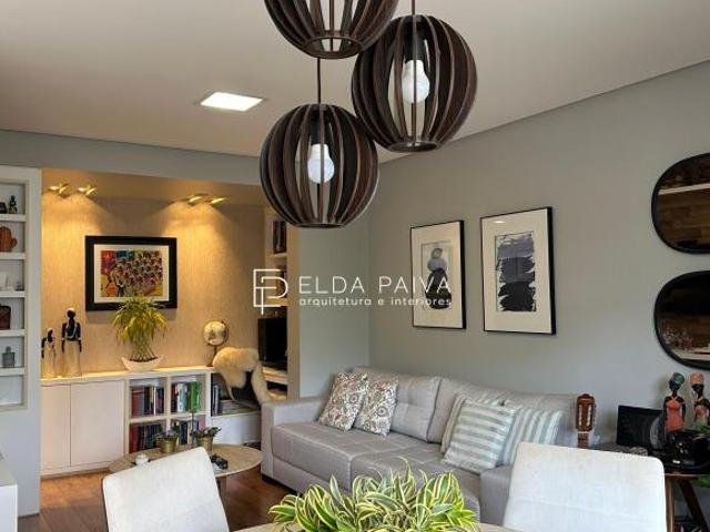 Apartamento Lindamente Reformado na QRSW 08 1º andar! De canto!