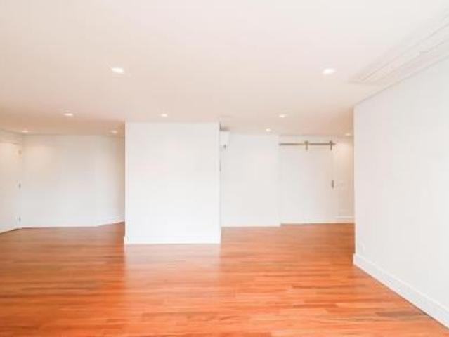 Apartamento Lindo alto padrão p/venda c/180m2 e 03 suites 03 vagas Moema Indios
