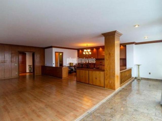 Apartamento lindo e espaçoso em Higienópolis