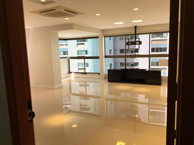 Apartamento Locação 103 m² Boa Viagem próximo ao mar