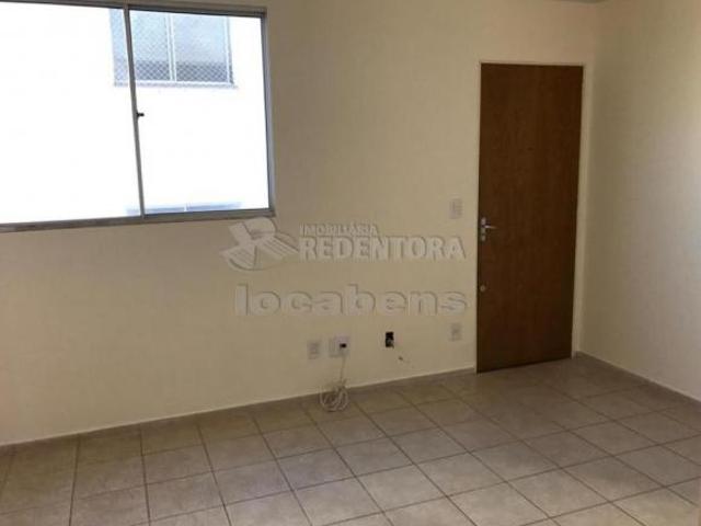 Apartamento Locação e Venda com 02 dormitórios na Vila Angélica