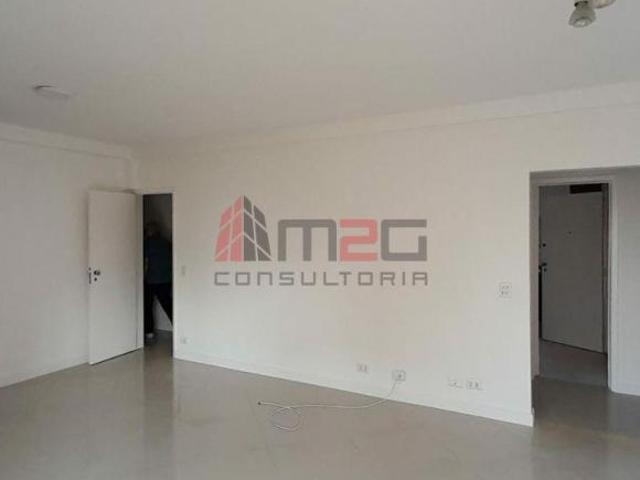 Apartamento Locado, com Renda, de 2 Dormitórios e 2 Vagas para Venda no Alto de Pinheiros