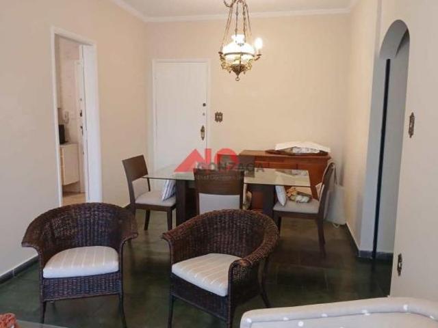 Apartamento localizado no coração do bairro do Gonzaga. Sala para dois ambientes, dois quartos 85m²