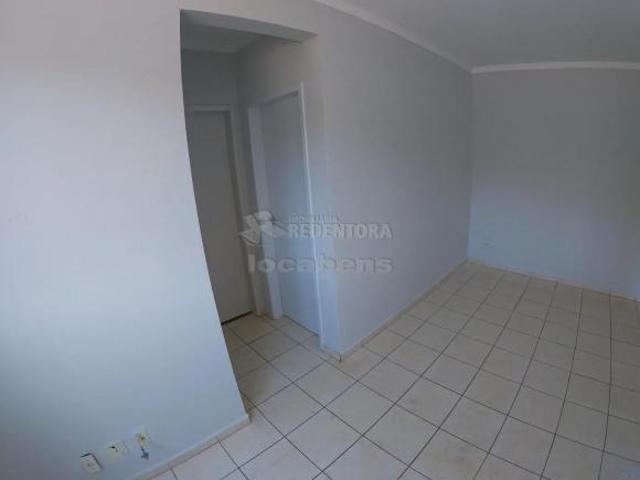 Apartamento localizado no Residencial Ana Celia com 2 dormitórios e 1 vaga de garagem