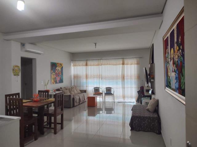 Apartamento localizado à 100m da praia de Bombas!