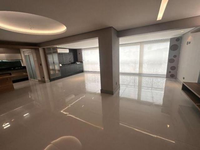 Apartamento Luxuoso no coração do Bosque Maia
