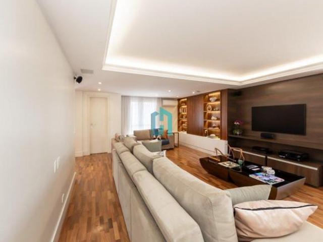 Apartamento Luxuoso à Venda na Saúde, SP