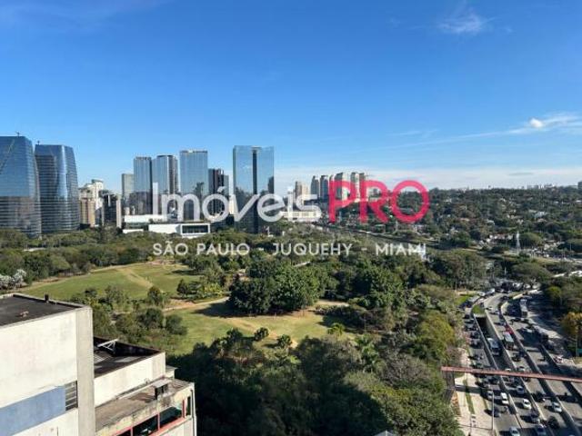 Apartamento Luxuoso com 472m² e Vista Exclusiva para o Parque do Povo / Itaim Bibi
