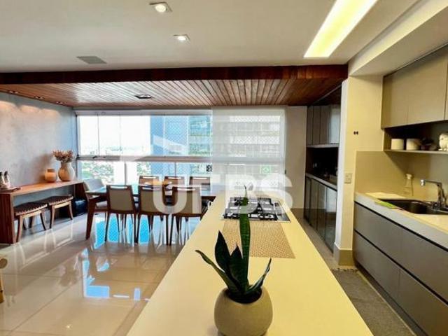 Apartamento luxuoso com 111,00 m2 com 03 suítes e sala com varanda Gourmet integrada