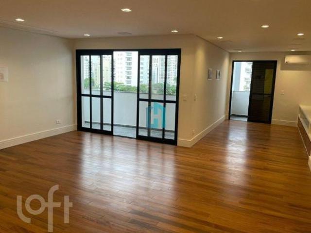Apartamento Luxuoso em Moema Edificio Classic